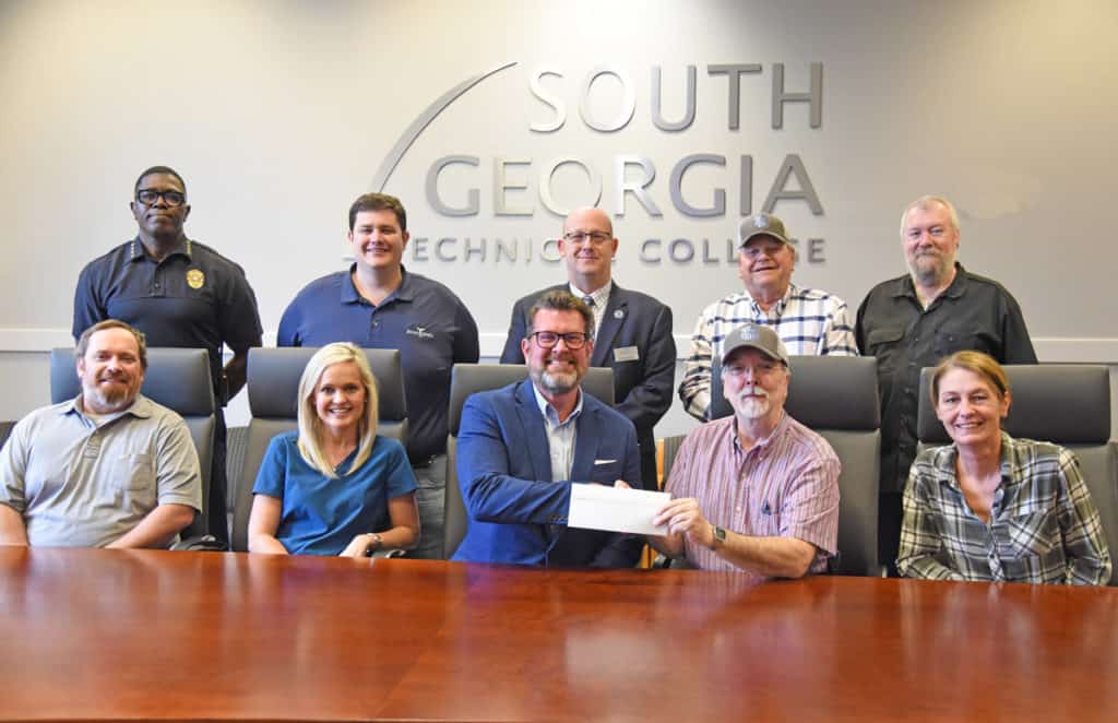 Smarr-Smith Foundation adds to endowed scholarship at South Georgia ...