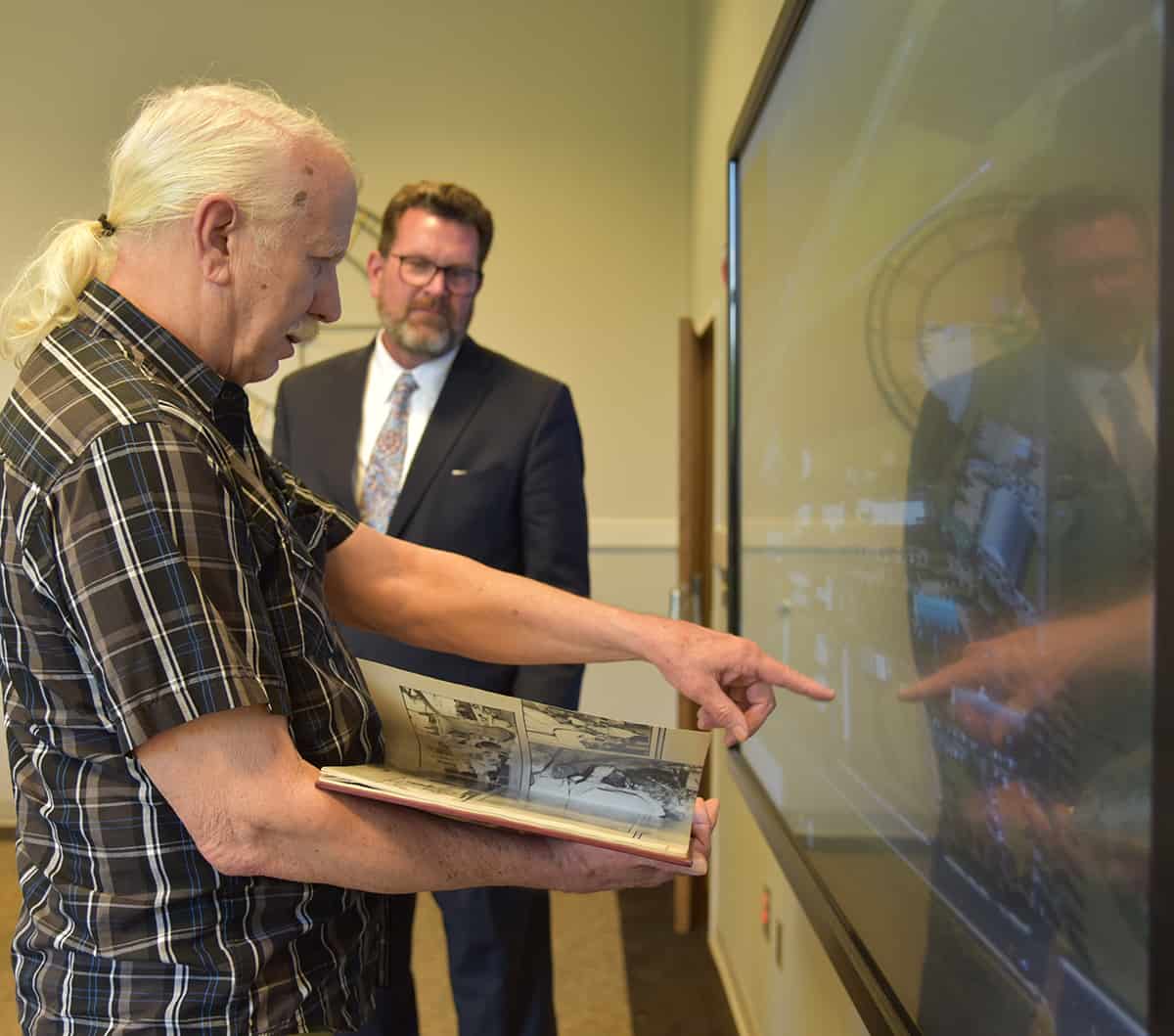 South Georgia Tech 1976 alumnus returns to visit campus - SGTC