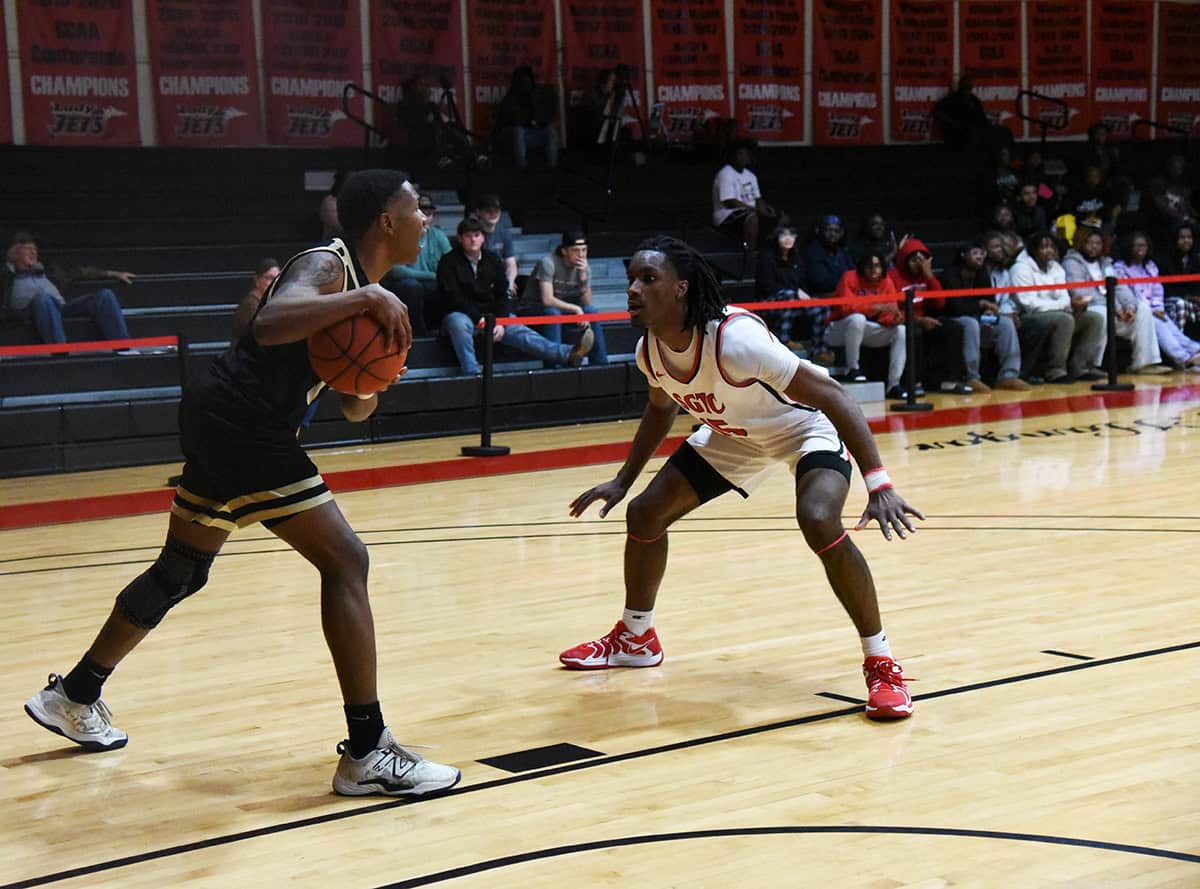 Jets win first conference game, Lady Jets lose to East Georgia State - SGTC